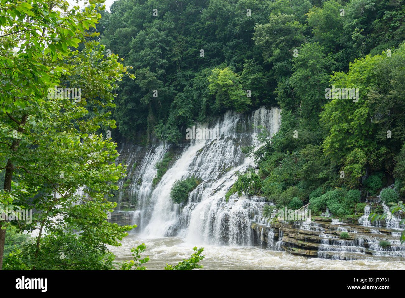 White cascading waterfall hi-res stock photography and images - Alamy