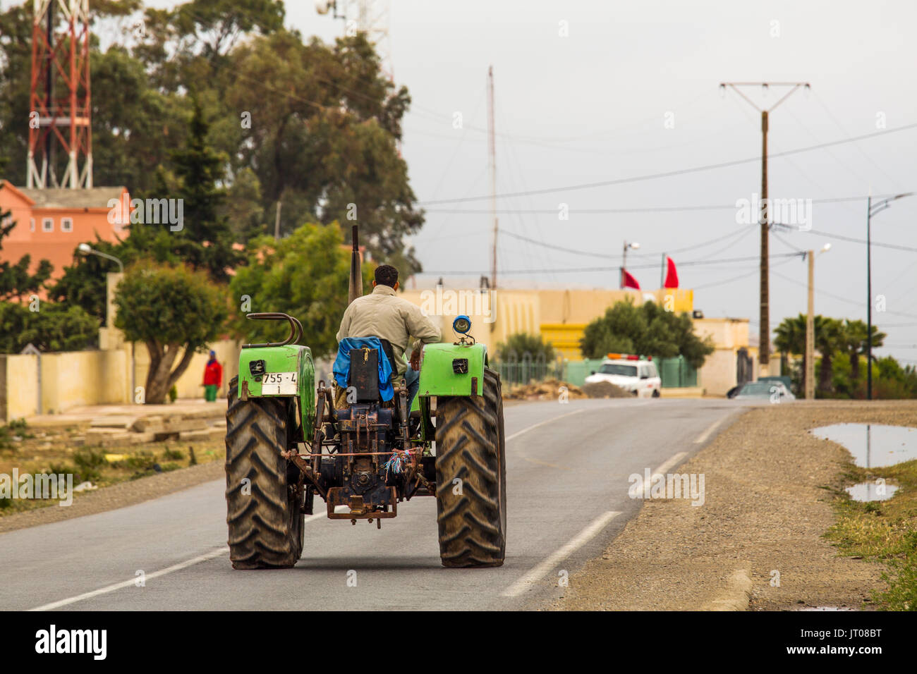 Man driving a tractor hi-res stock photography and images - Alamy