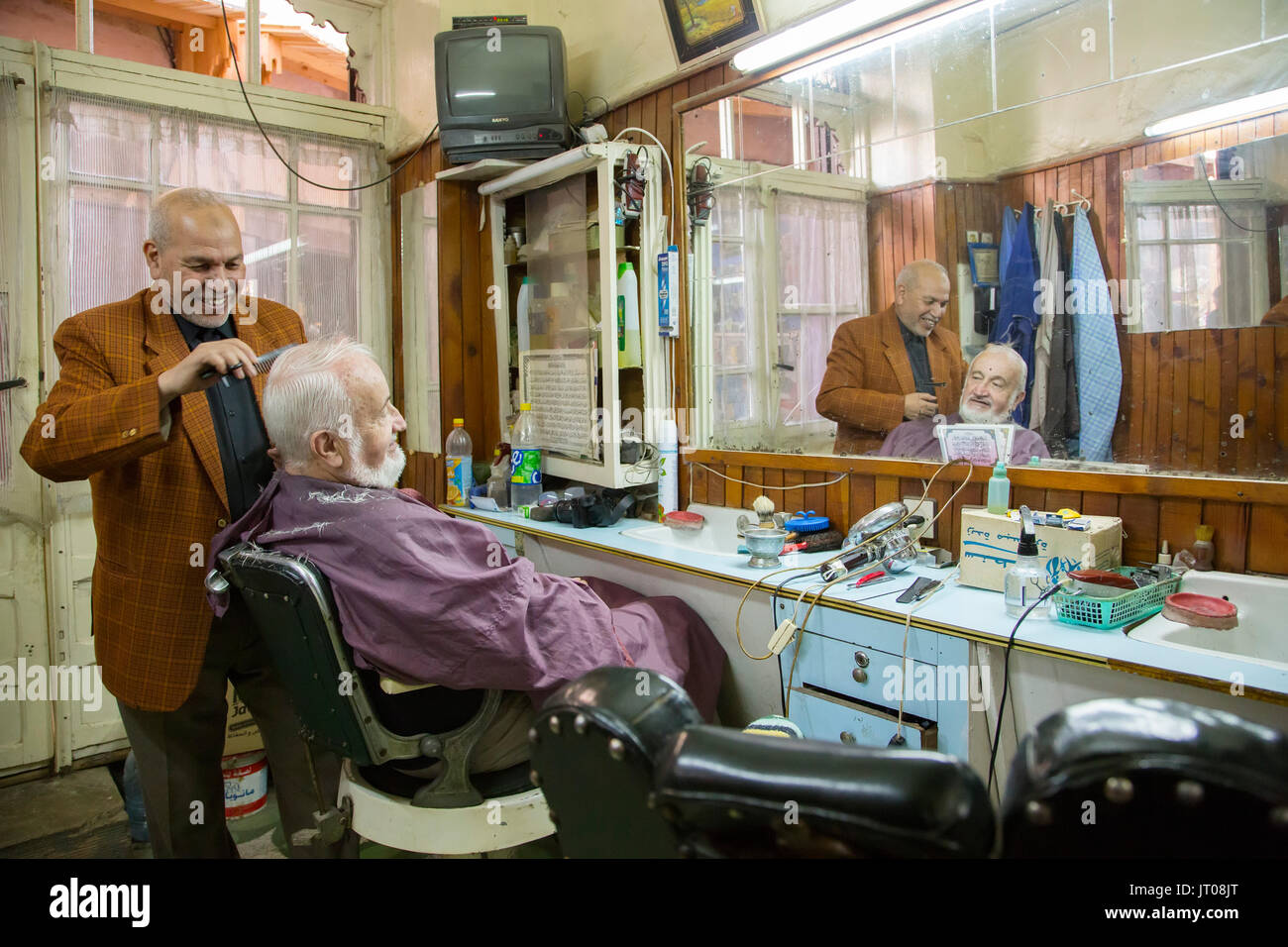 African barber shop hi-res stock photography and images - Alamy