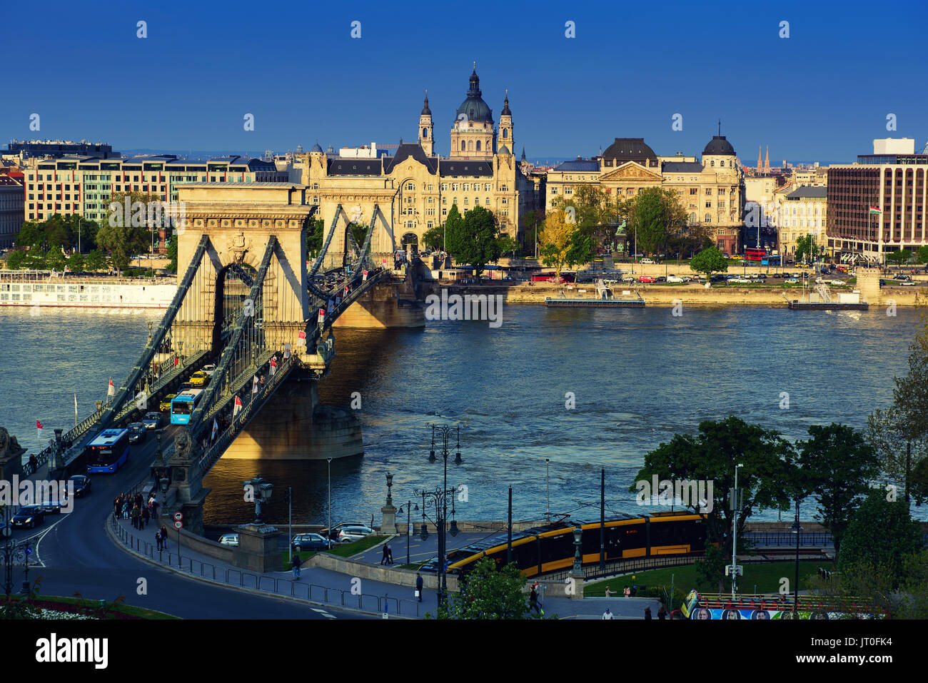 Chain bridge saint istvan church hi-res stock photography and images ...