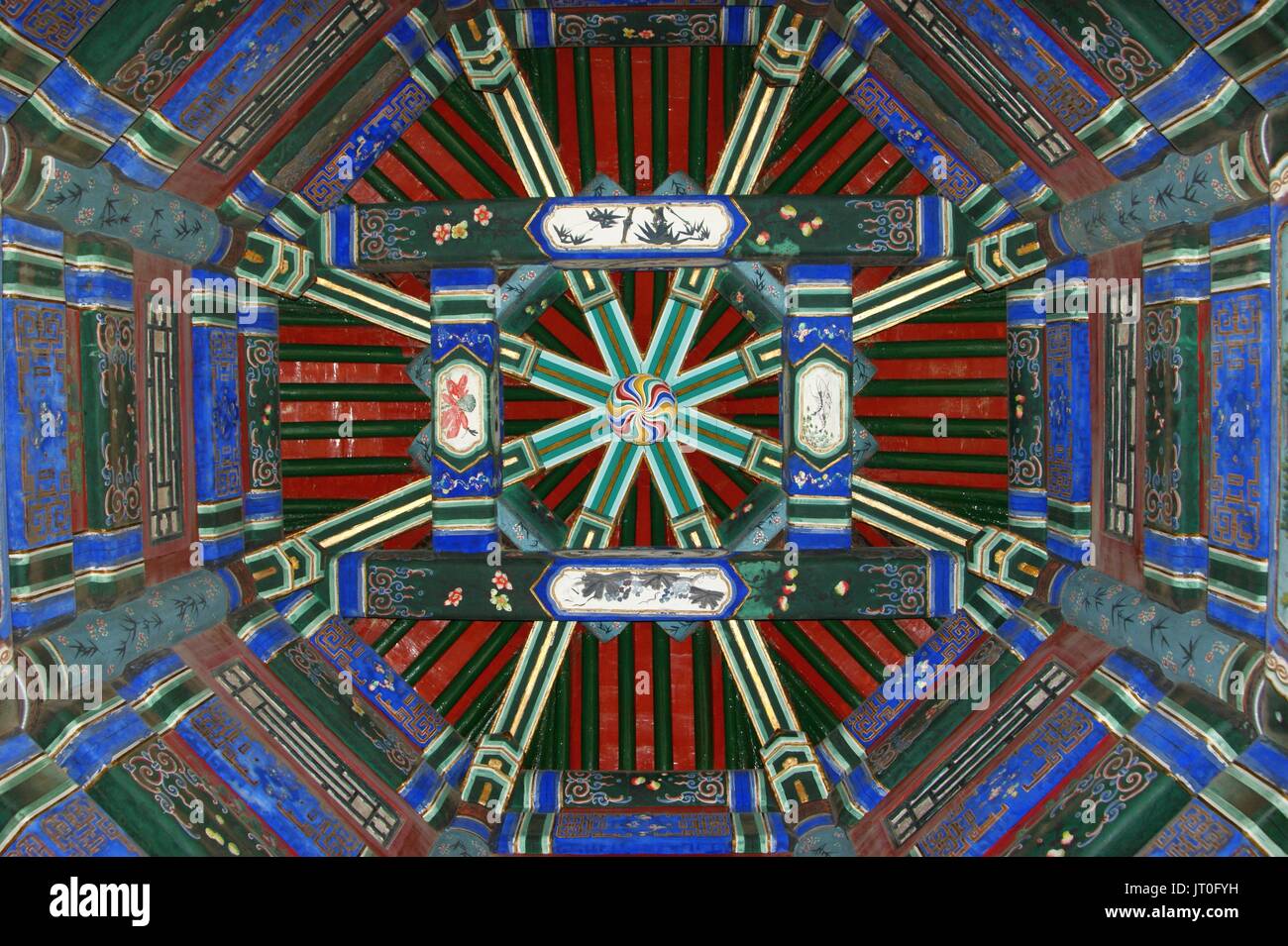 Summer palace beijing ceiling hi-res stock photography and images - Alamy