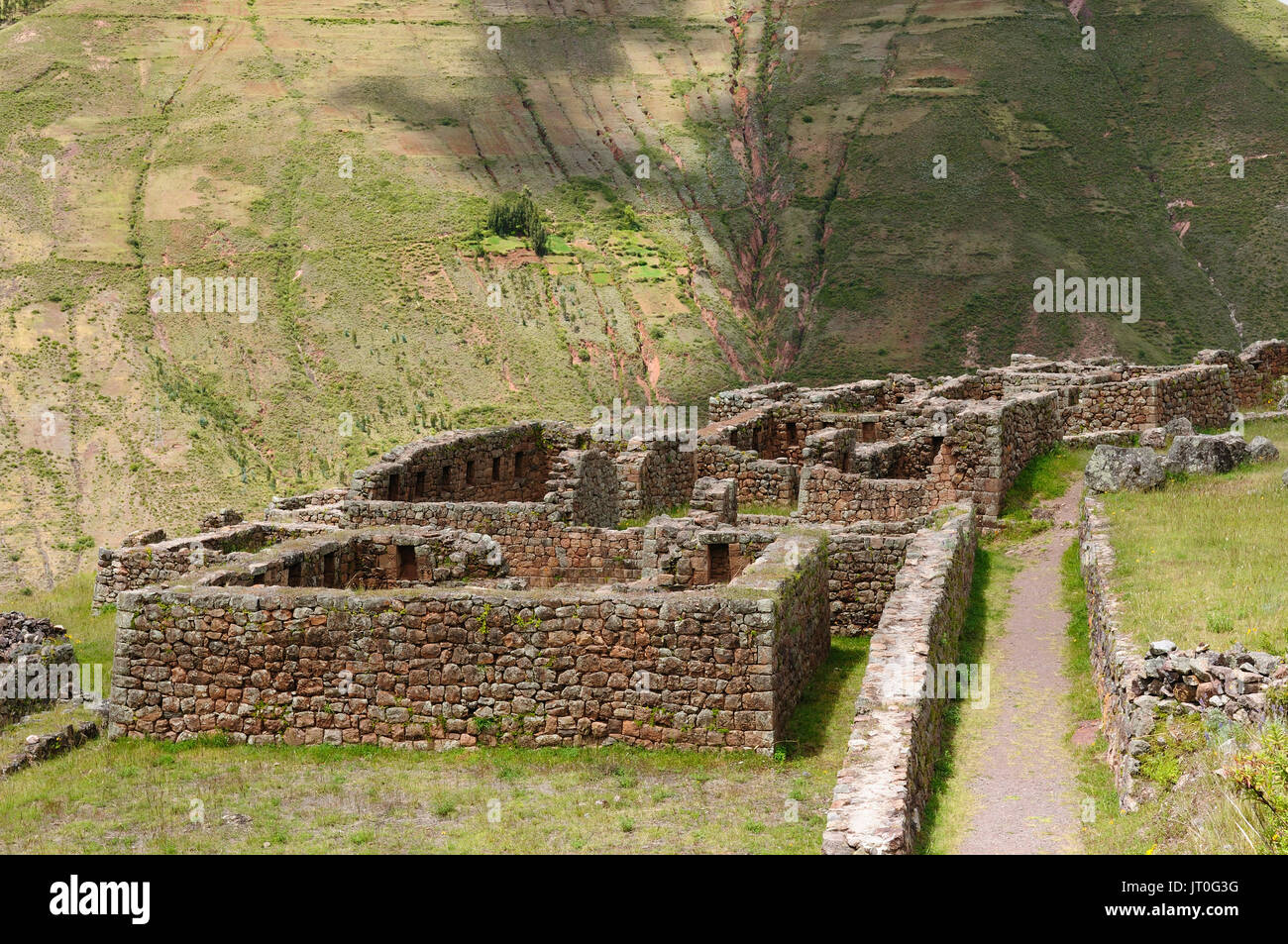 Peru, Pisac (Pisaq) - Inca ruins in the sacred valley in the Peruvian ...