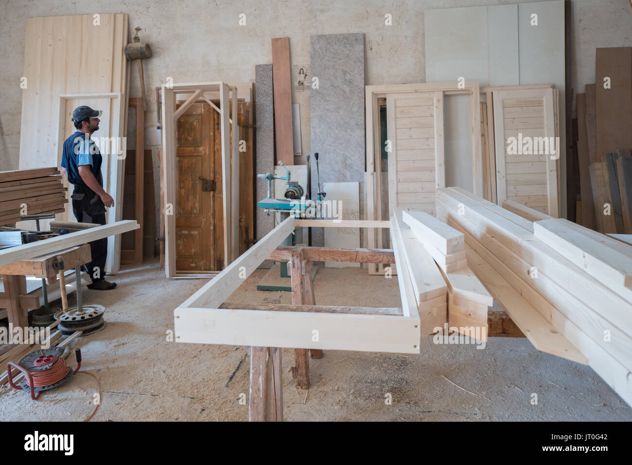 Timber Frame Construction Art High Resolution Stock Photography and ...