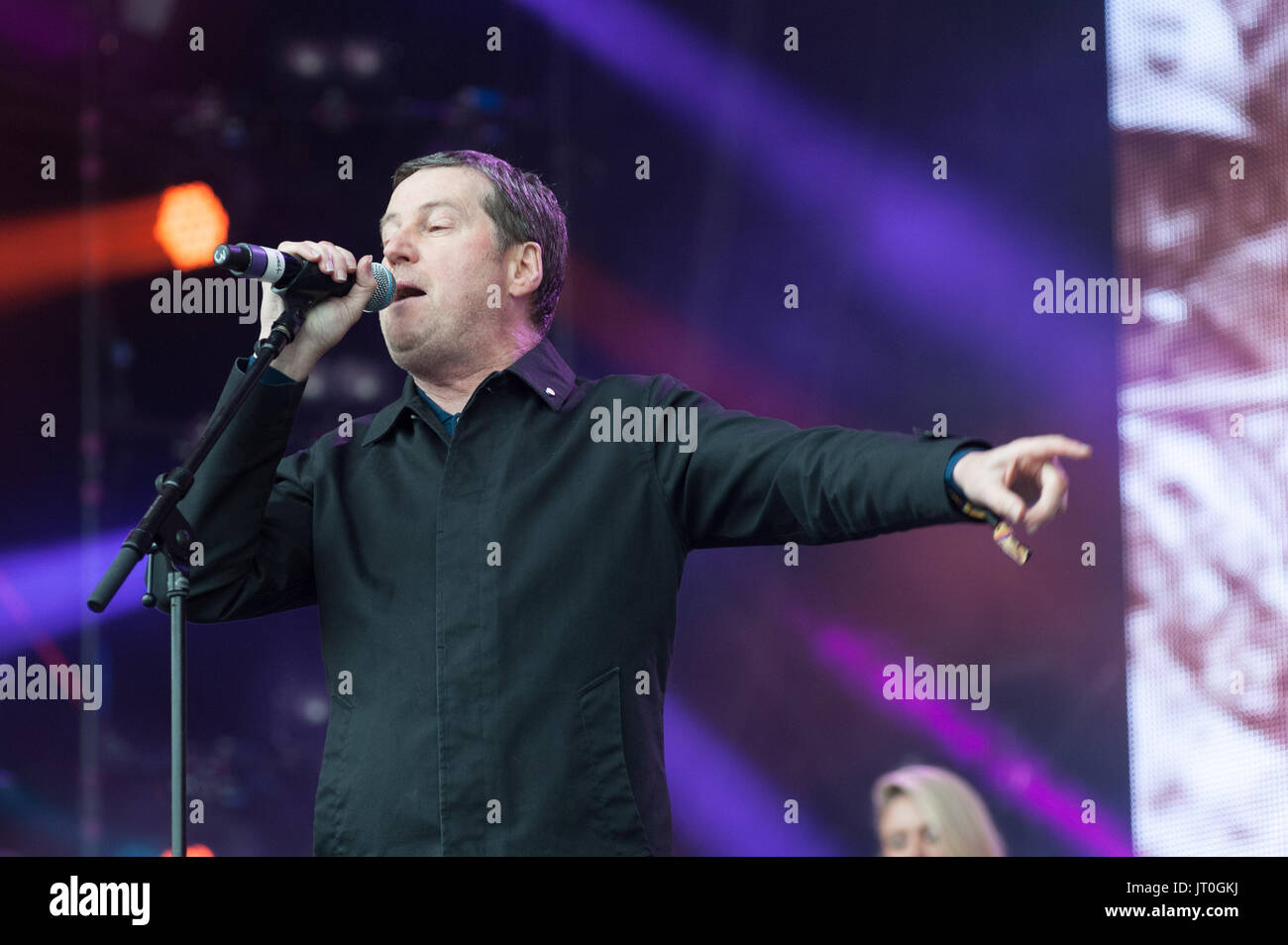 The Farm's Peter Hooton joins BEF at Rewind North Festival, Capesthorne ...