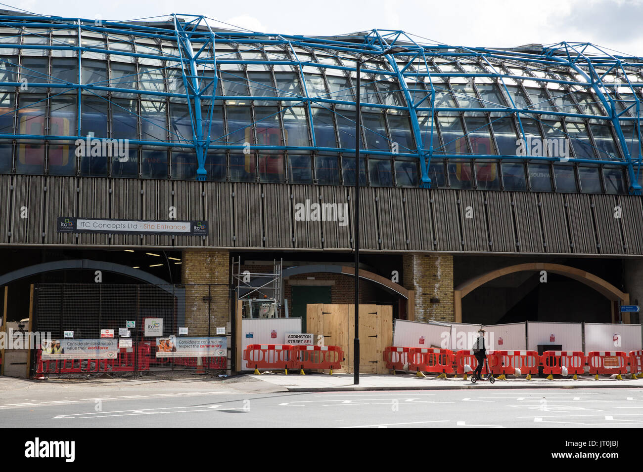 London, UK. 6th August, 2017. Control measures outside Waterloo station ...