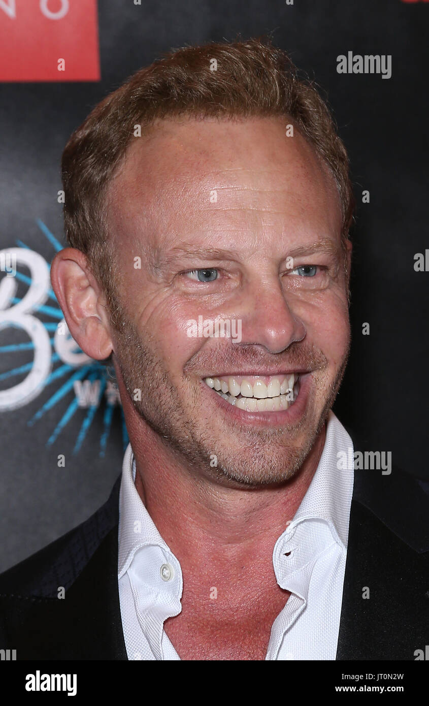 Sharknado 5 hi-res stock photography and images - Alamy