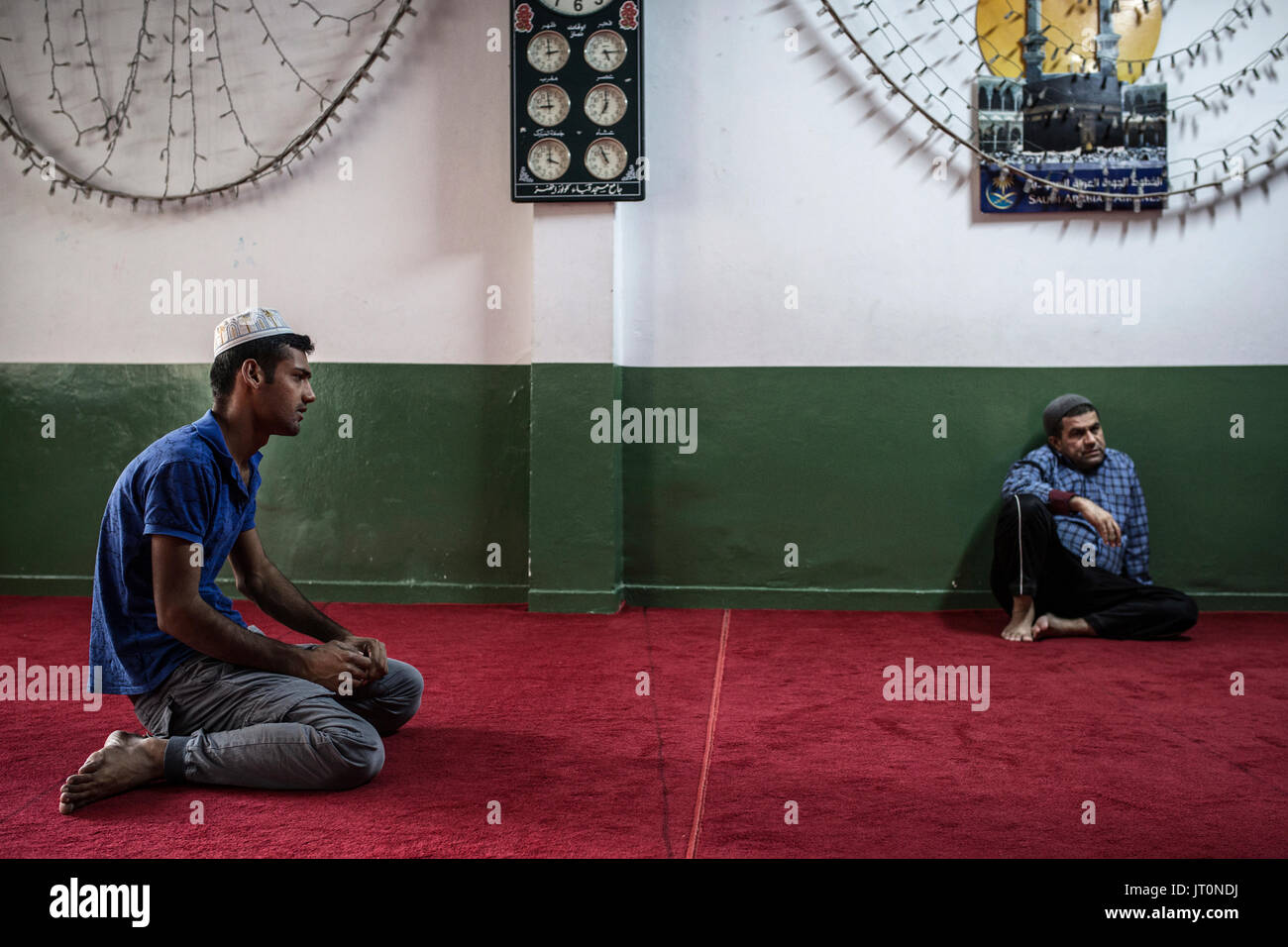 Athens, Greece. 6th July, 2017. A muslim is praying in the provisonal ...