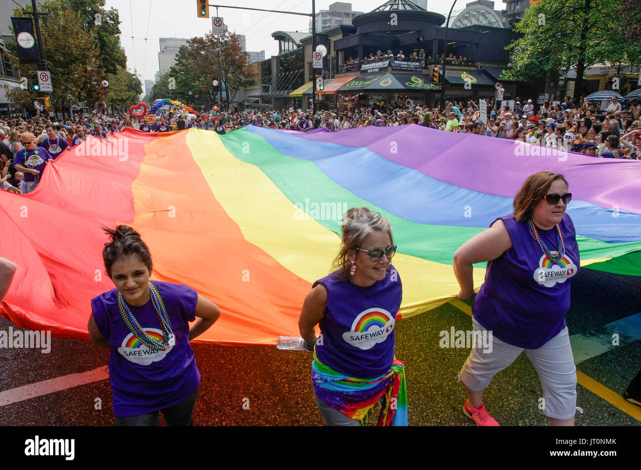Giant pride flag hi-res stock photography and images - Alamy