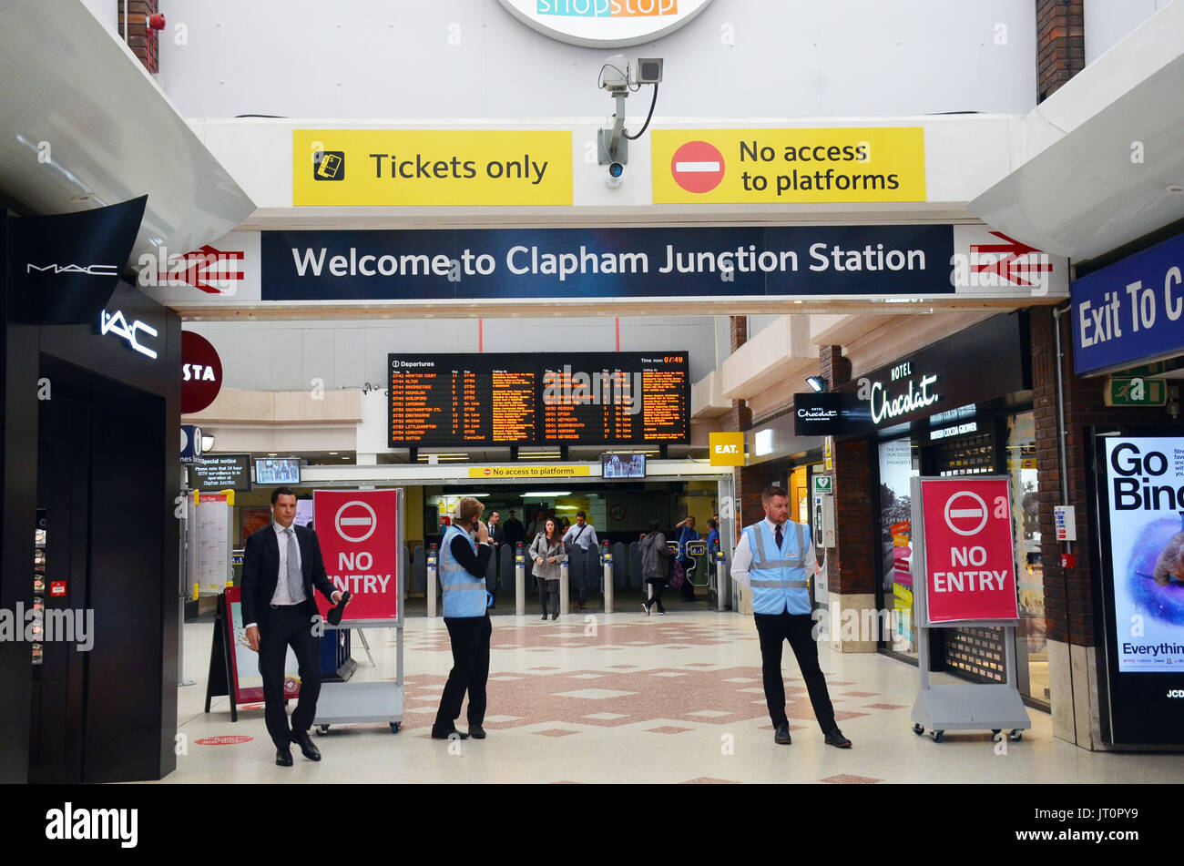 Waterloo station main entrance london hi-res stock photography and ...