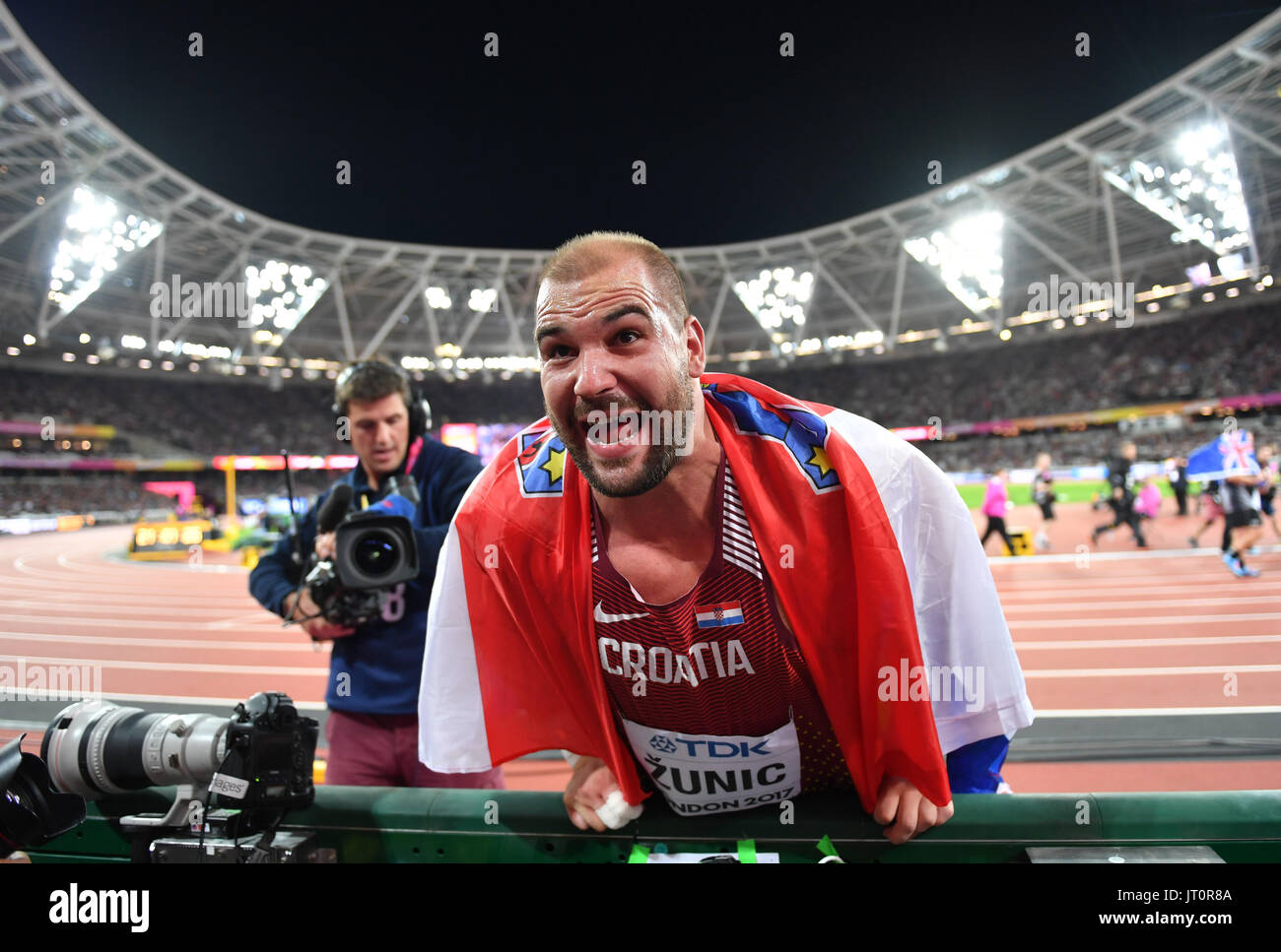 London, UK. 6th Aug, 2017. Bronze medal winner Stipe Zunic (C) of ...