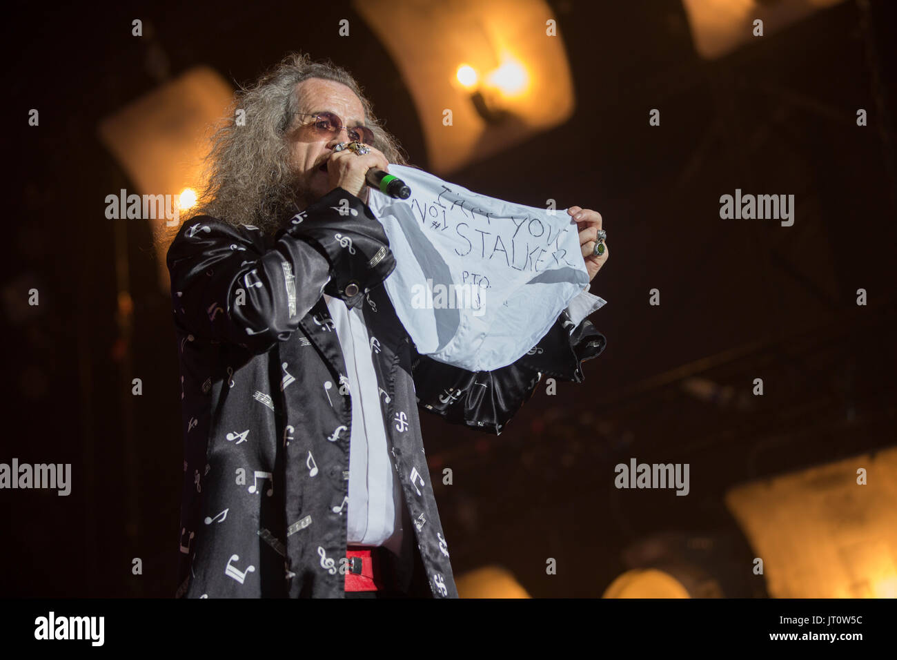 Siddington, Cheshire, UK. 6th Aug, 2017. Doctor and the Medics frontman ...