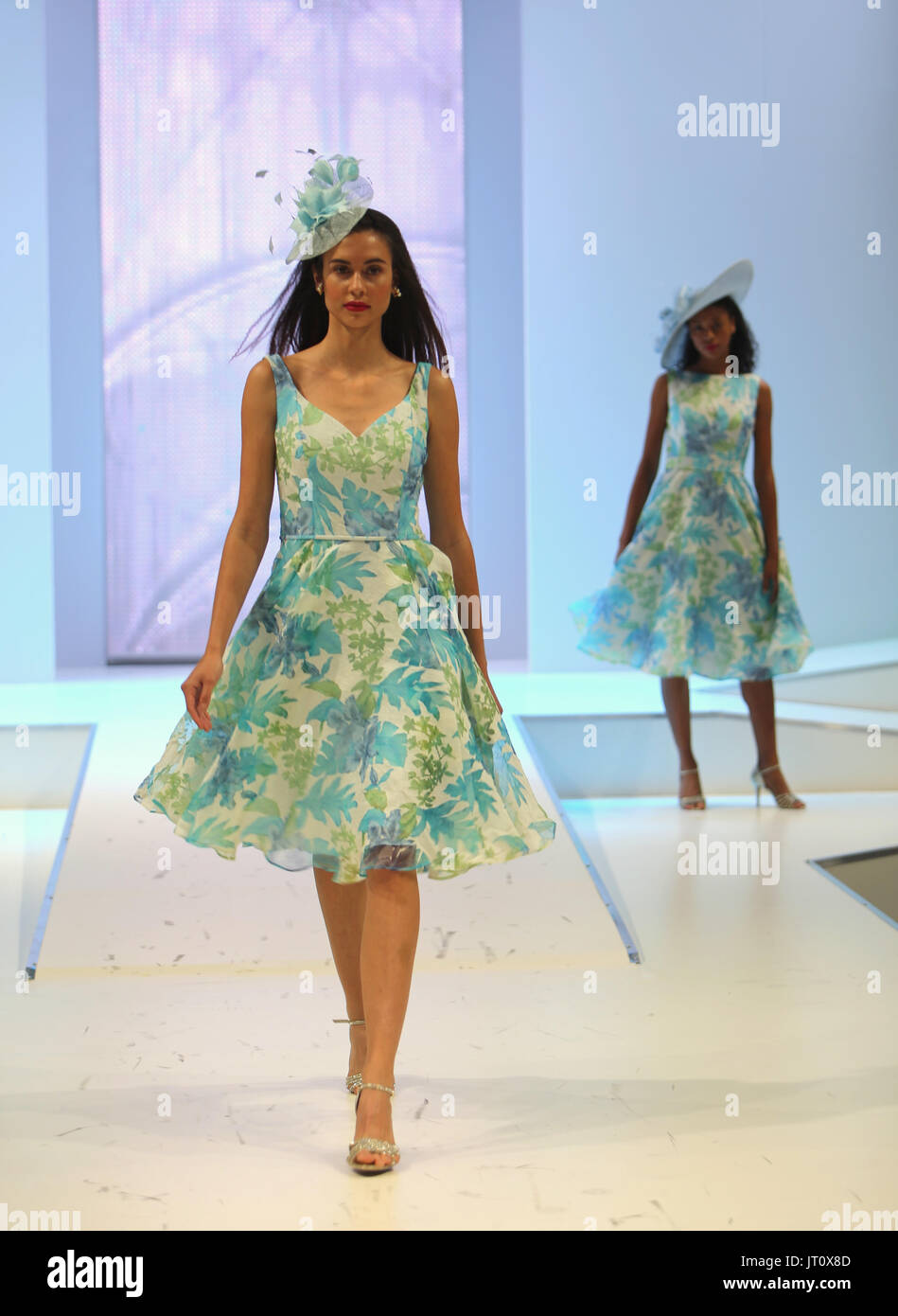 Moda ellie hi-res stock photography and images - Alamy