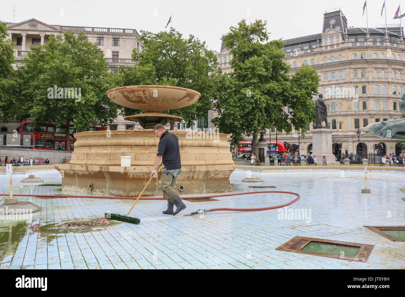 Throwing coins fountain hi-res stock photography and images - Alamy