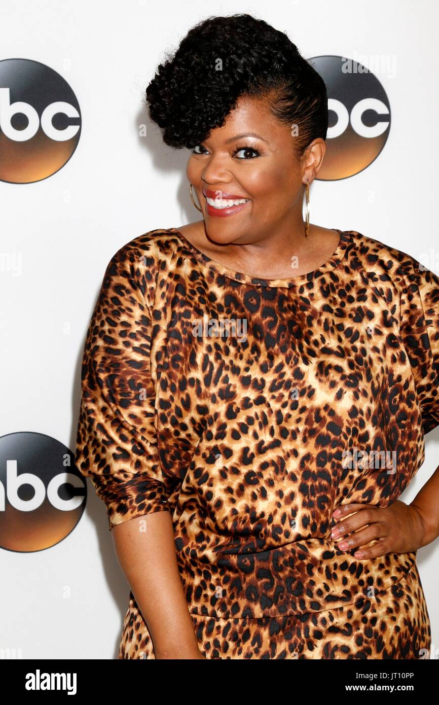 Beverly Hills, CA. 6th Aug, 2017. Yvette Nicole Brown at arrivals for ...