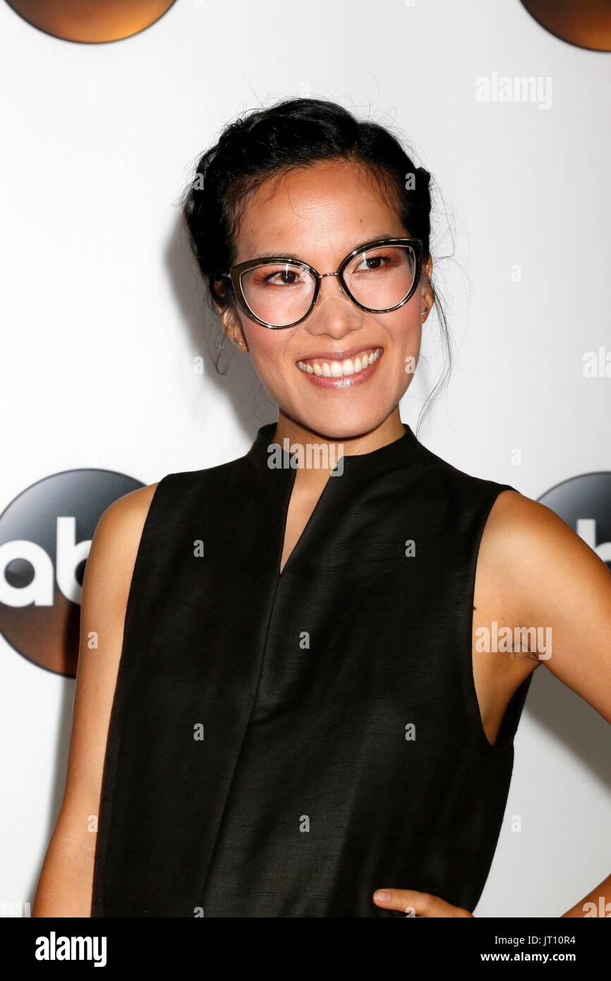 Ali wong hi-res stock photography and images - Alamy