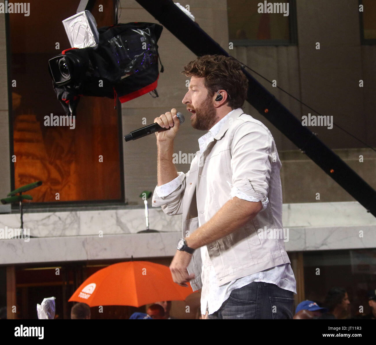 New York, New York, USA. 7th Aug, 2017. Country singer BRETT ELDREDGE ...