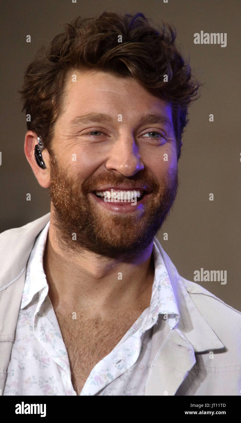 New York, New York, USA. 7th Aug, 2017. Country singer BRETT ELDREDGE ...