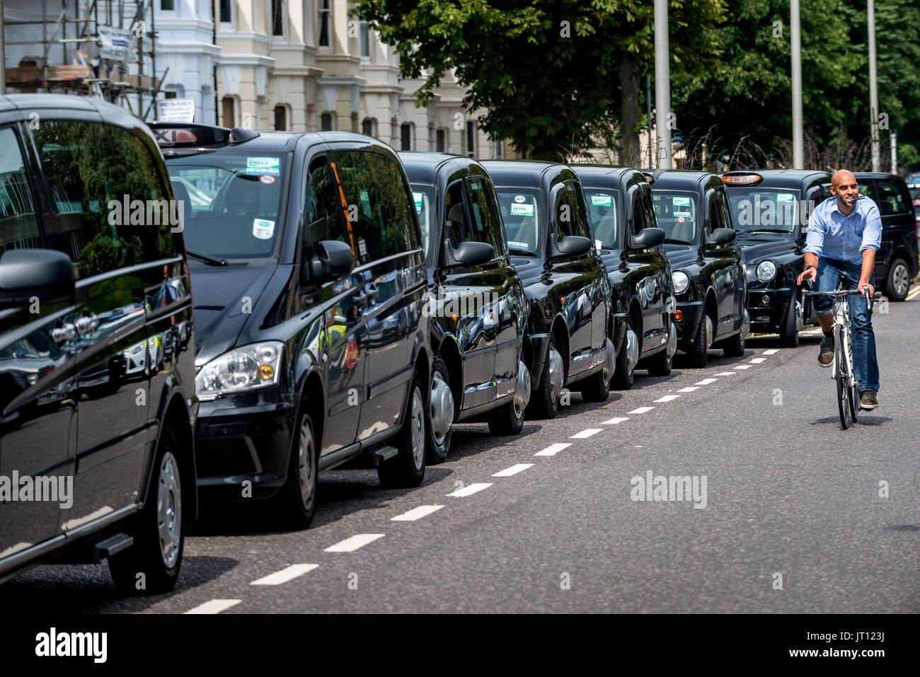 Brighton taxi hi-res stock photography and images - Alamy