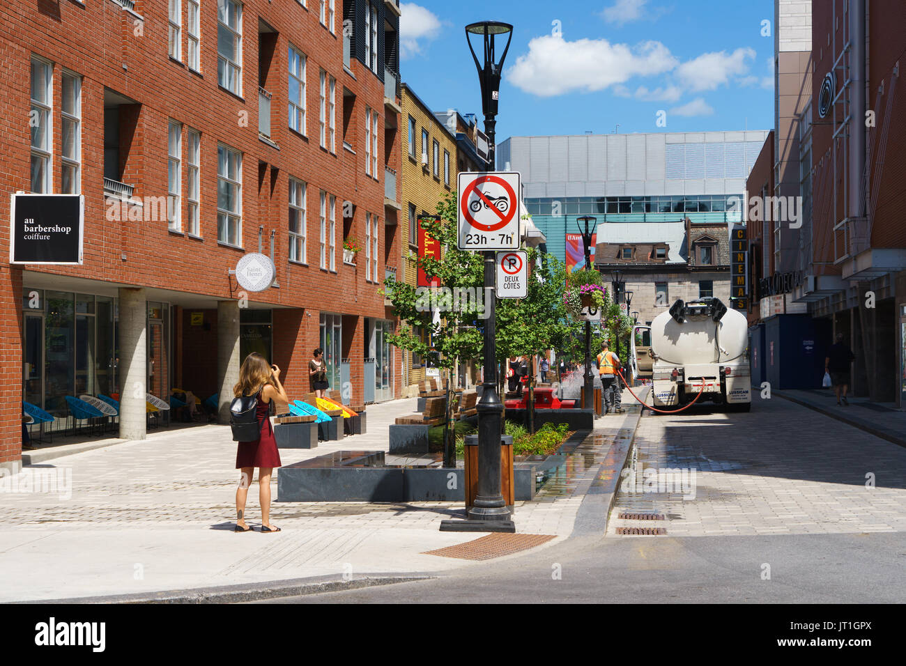Montreal urban area hi-res stock photography and images - Alamy