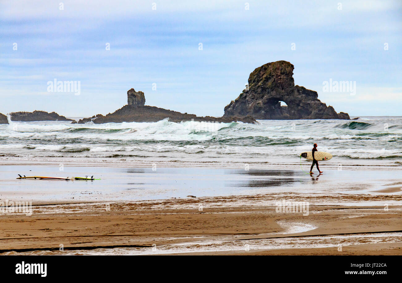 Oregon cannon beach surf hi-res stock photography and images - Alamy