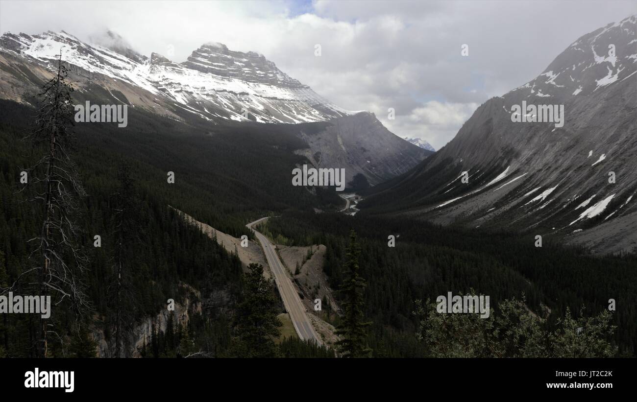 Canada icefields parkway view from hi-res stock photography and images ...