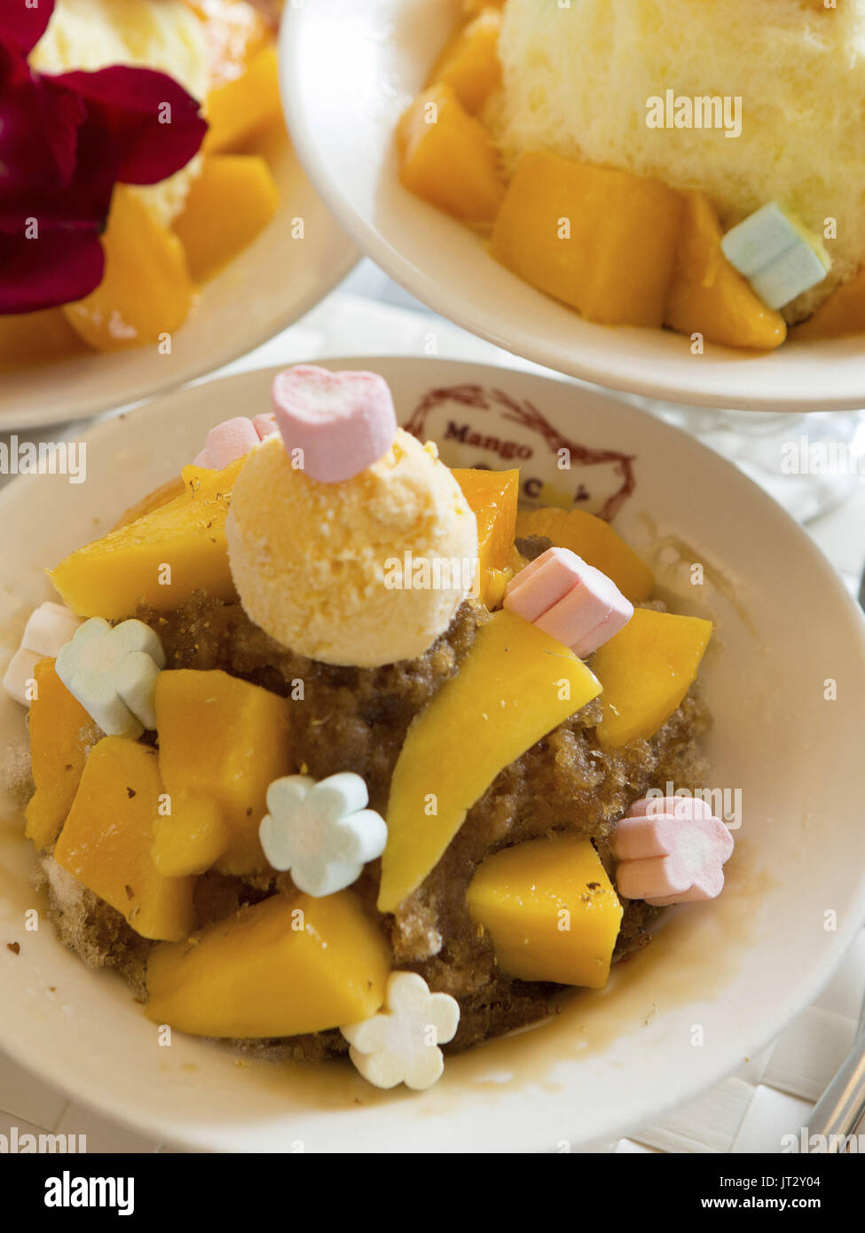 Mango cha cha hi-res stock photography and images - Alamy