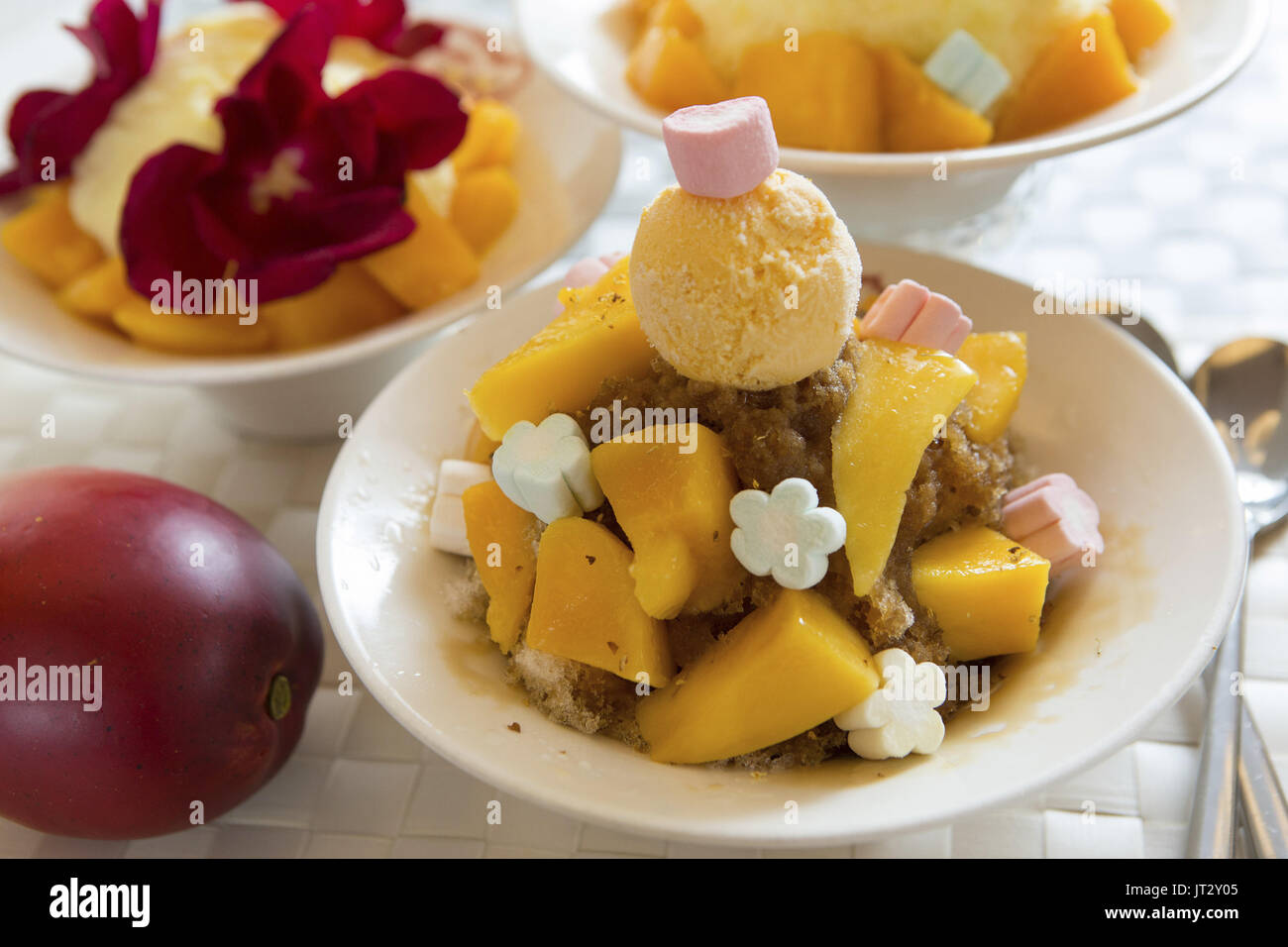Mango cha cha hi-res stock photography and images - Alamy