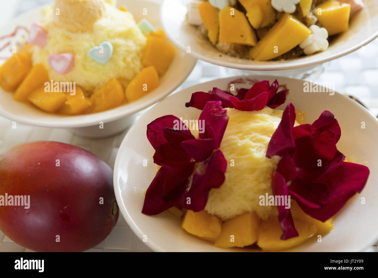 Mango cha cha hi-res stock photography and images - Alamy