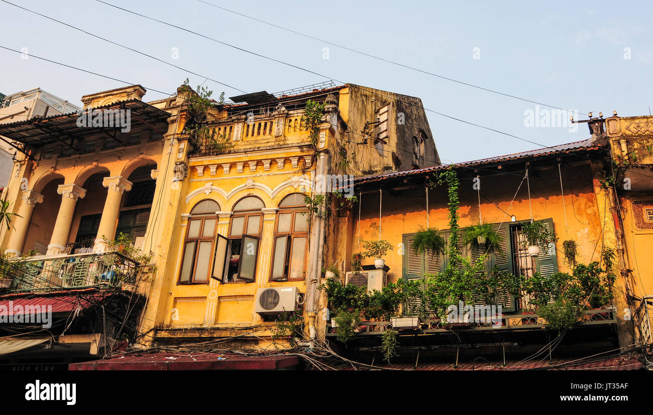 Traditional style vietnamese house hanoi hi-res stock photography and ...