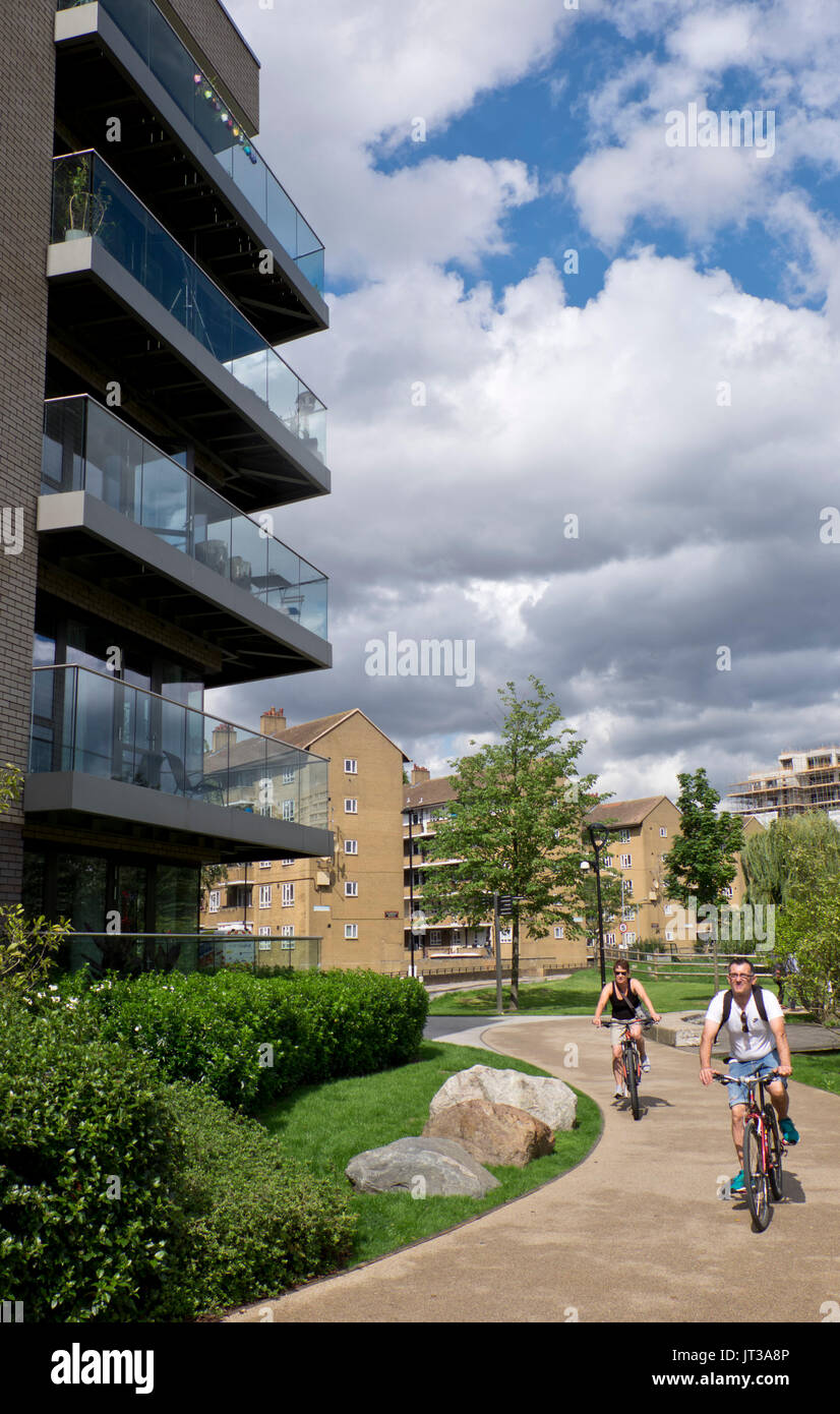 Woodberry Down housing estate in Hackney with mixture of affordable ...