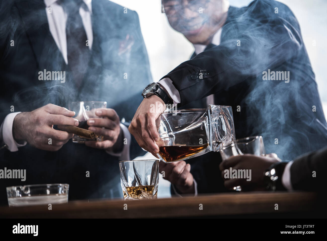 Smoke smoking friendship hi-res stock photography and images - Alamy