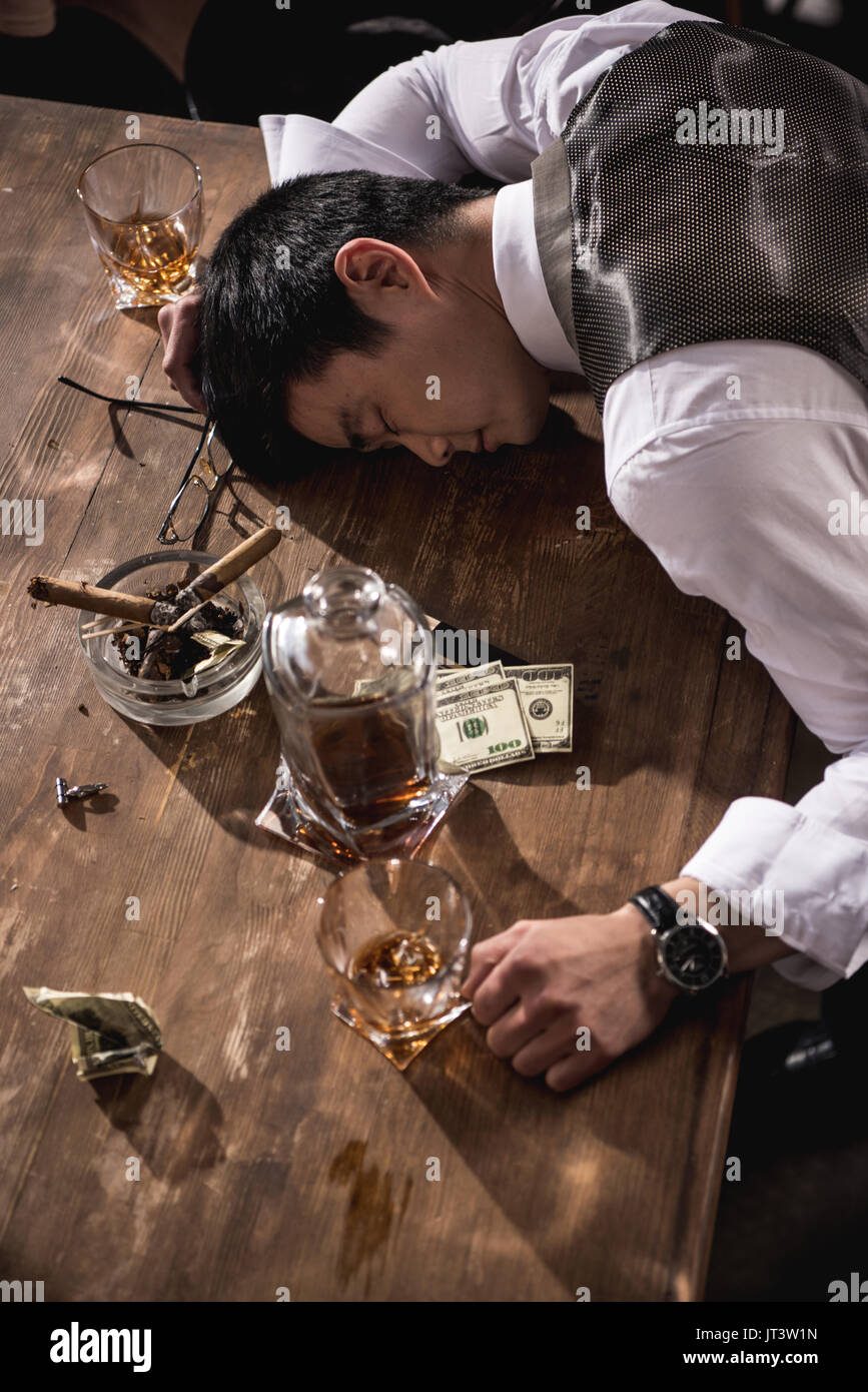 Drunk people at party hi-res stock photography and images - Alamy