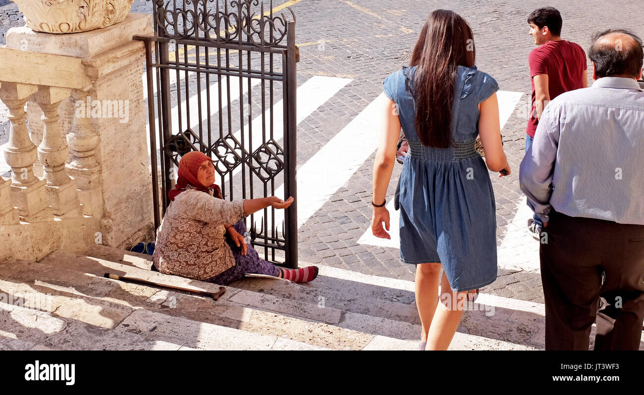 Poverty in italy hi-res stock photography and images - Alamy
