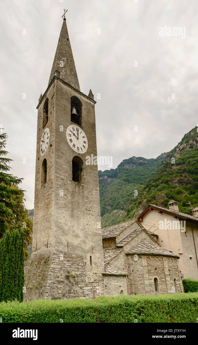 Romanesque bell tower hi-res stock photography and images - Alamy
