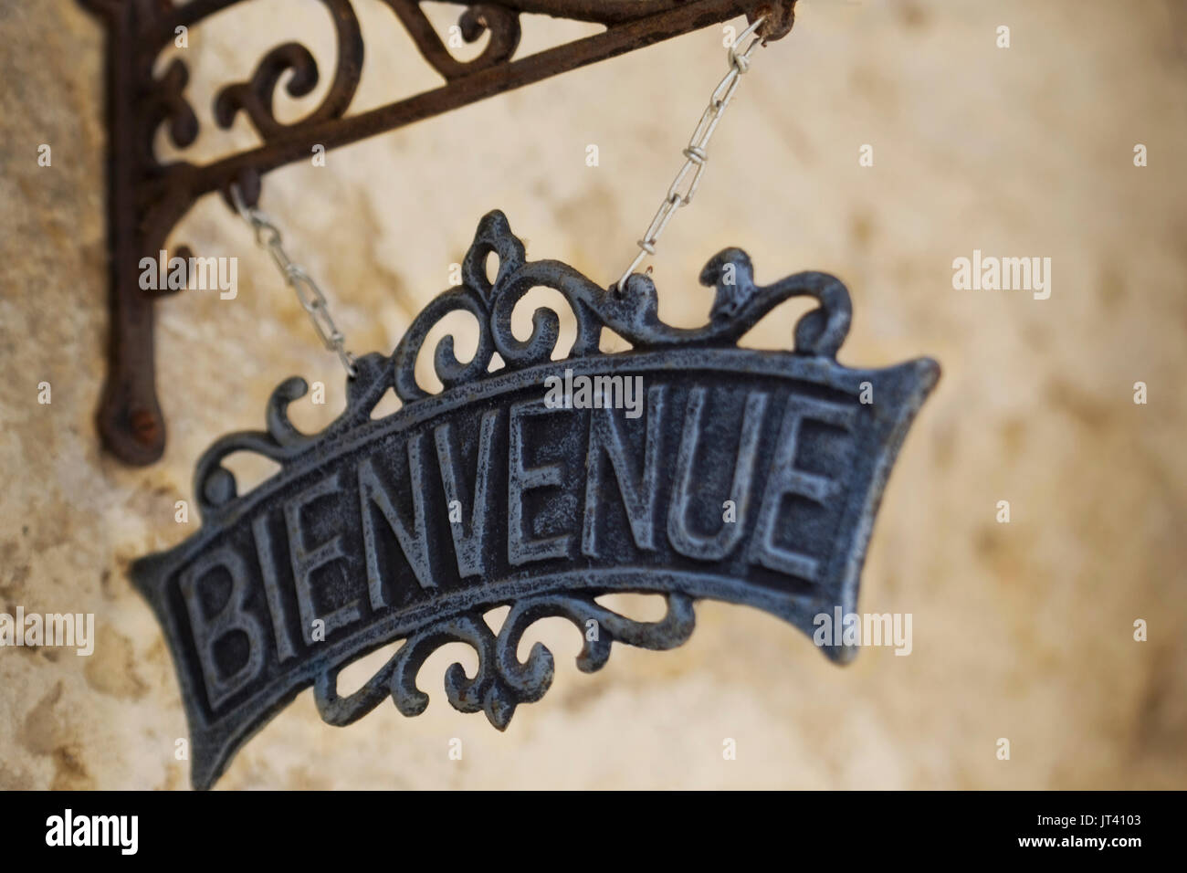 Vintage welcome sign hi-res stock photography and images - Alamy