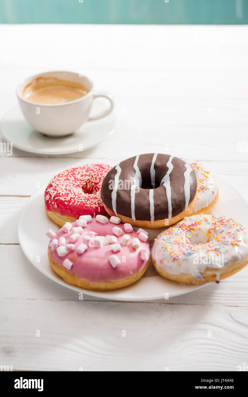 Full donuts hi-res stock photography and images - Alamy