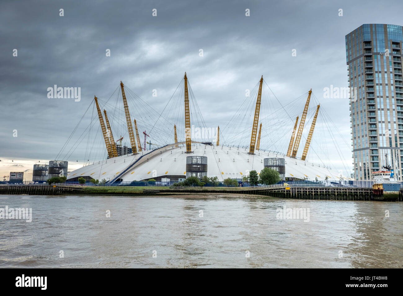 O2 centre hi-res stock photography and images - Alamy