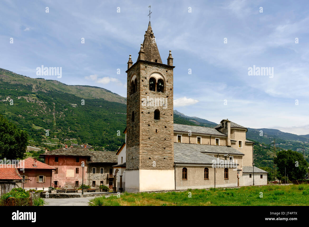 Italian romanesque architecture hi-res stock photography and images - Alamy