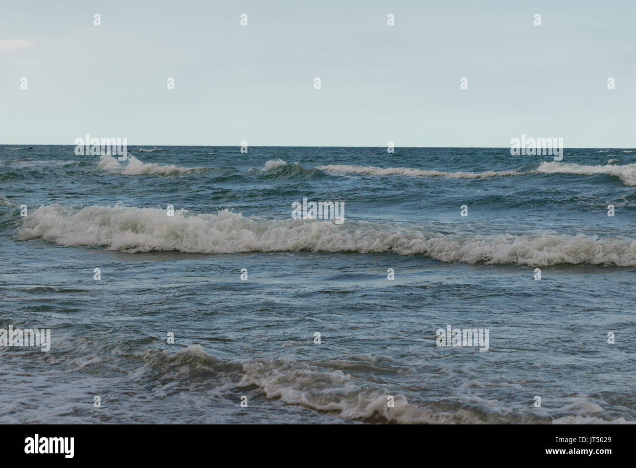 Light grey ocean background hi-res stock photography and images - Alamy