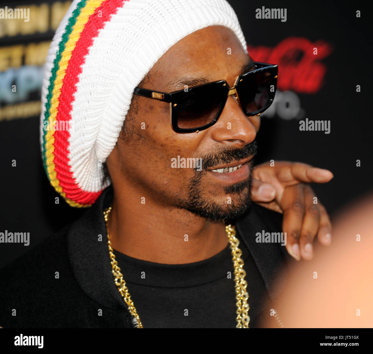 Rapper Snoop Dogg aka Snoop Lion arrives 'Kevin Hart: Let Me Explain ...