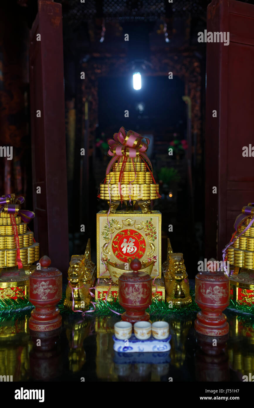 Vietnam Temple Offerings Stock Photo - Alamy
