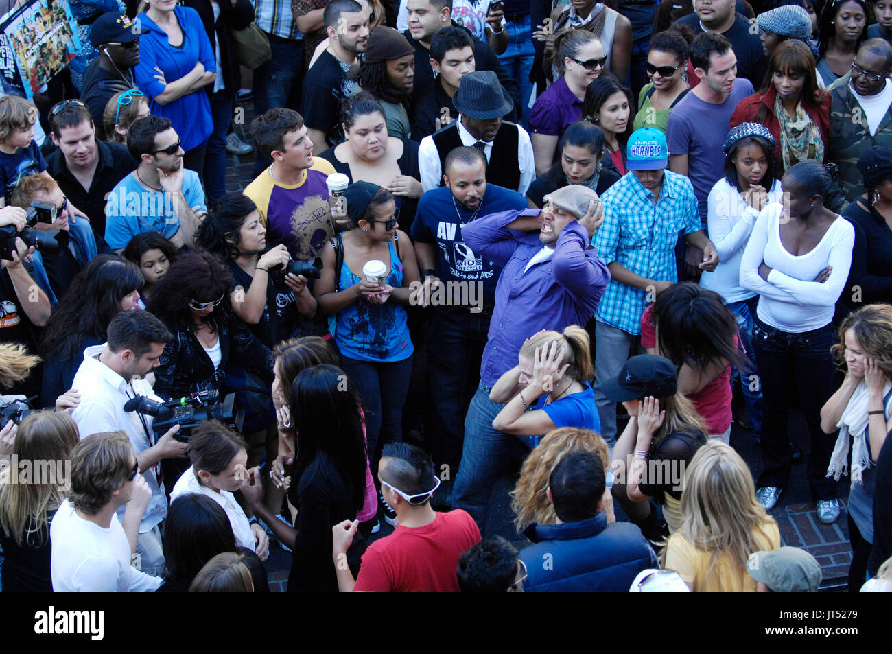 The crowd Grove flash mob support Janet Jackson album "Number Ones ...