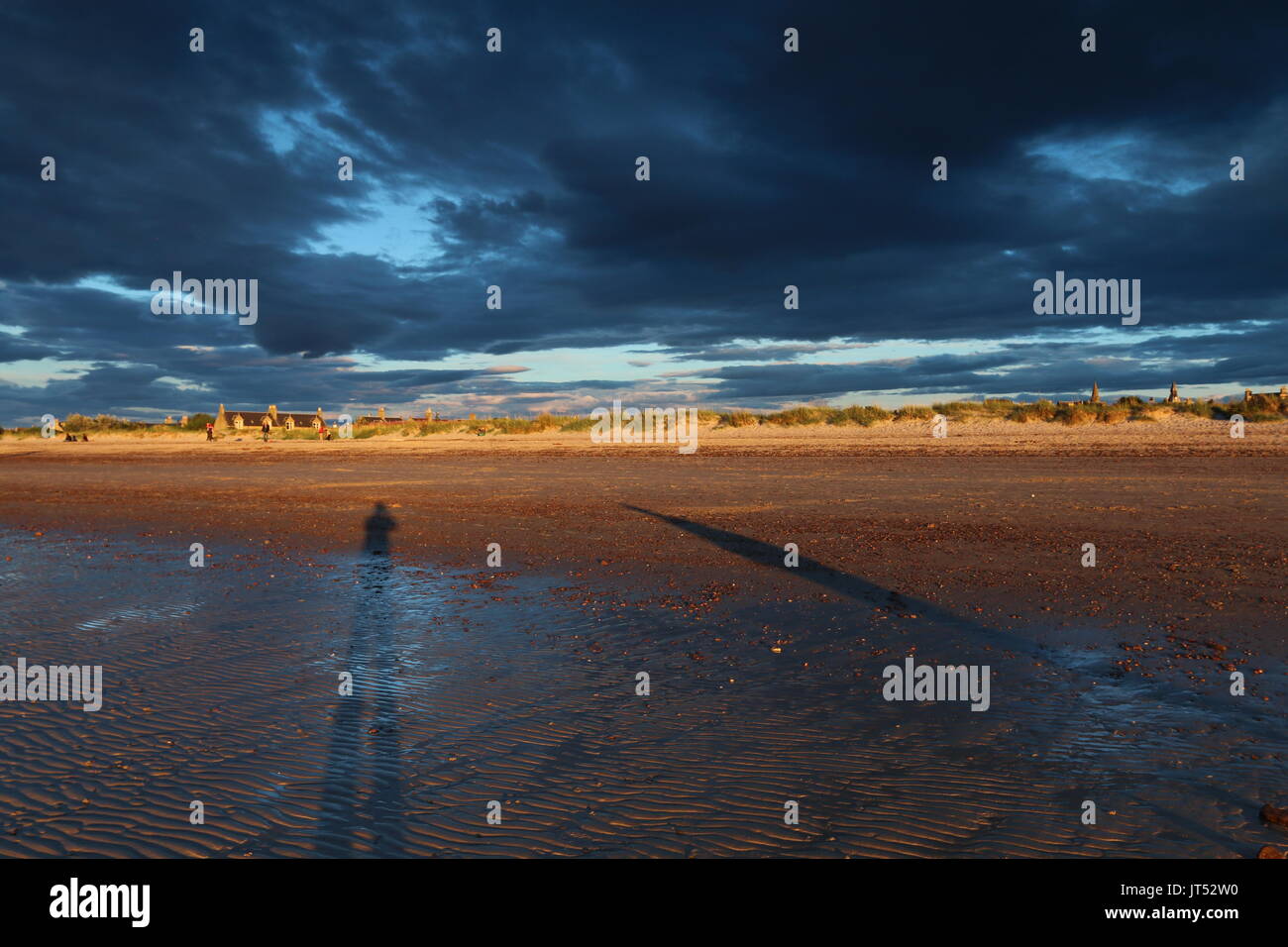 Horizontal sunset streak hi-res stock photography and images - Alamy