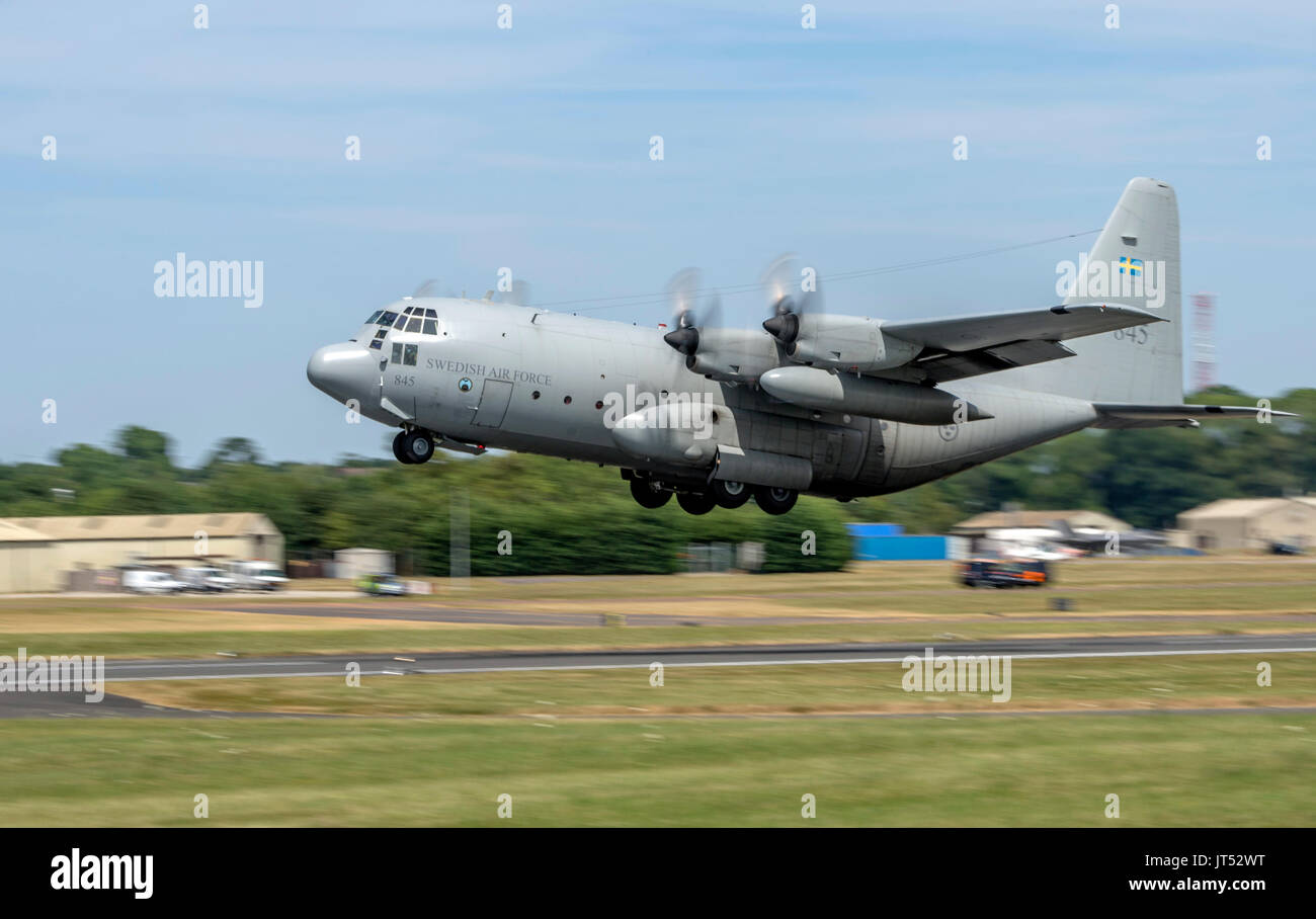 Lockheed 130h hercules royal hi-res stock photography and images - Alamy
