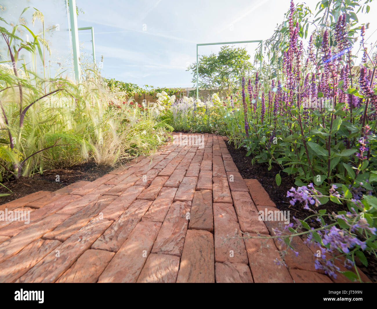 Arrange : Rearrange show garden designed by Anna Rhodes and Joshua ...