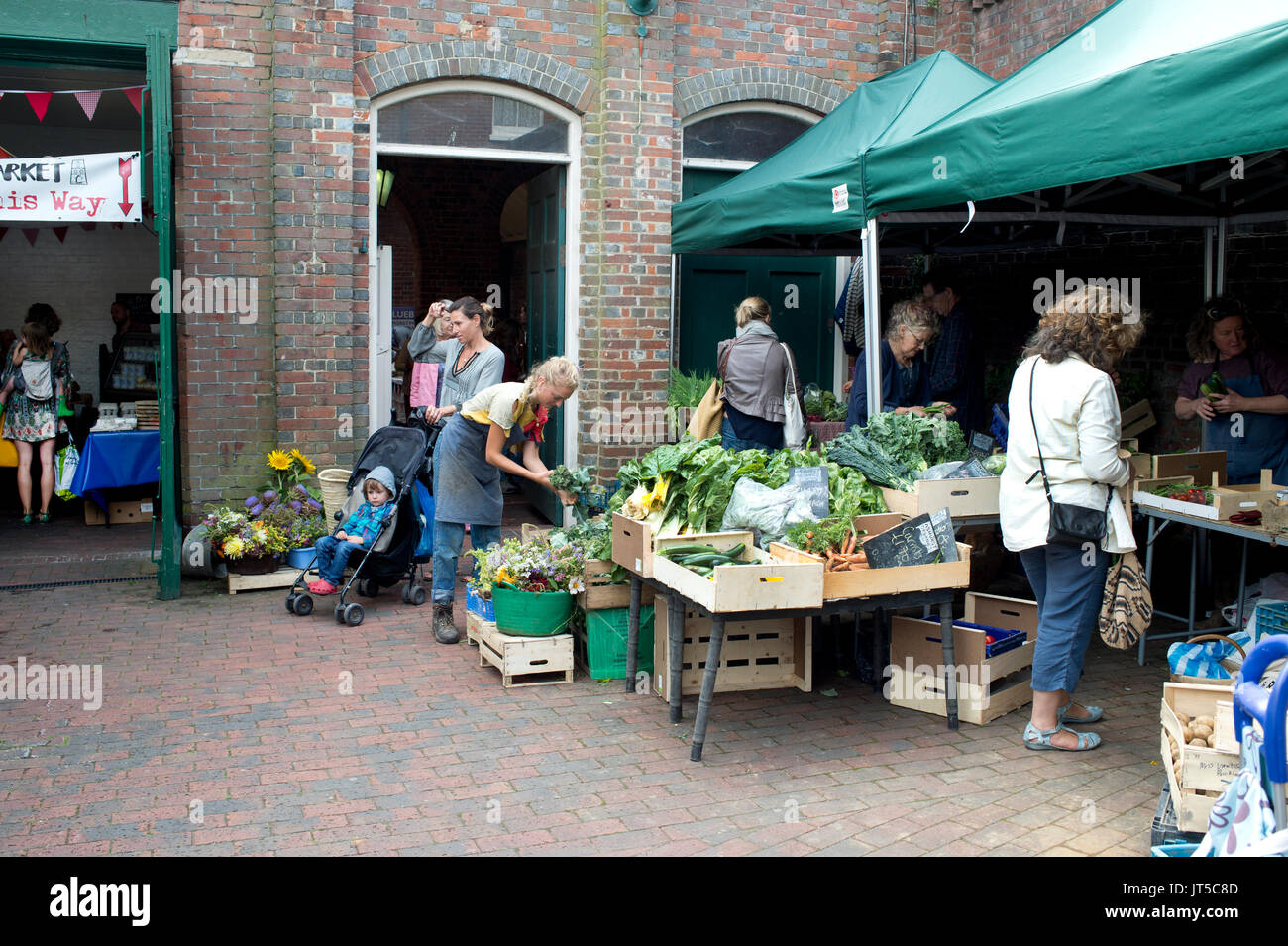 Friday food market hi-res stock photography and images - Alamy