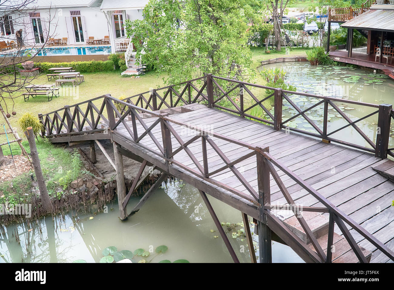 Small wooden bridge over canal hi-res stock photography and images - Alamy