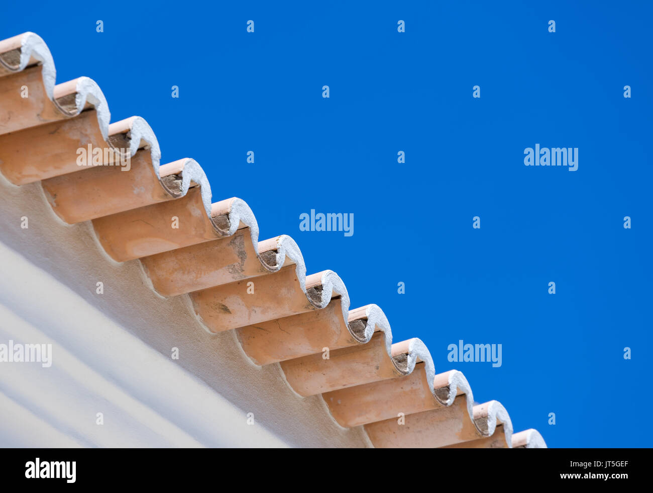 Roof eaves hi-res stock photography and images - Alamy