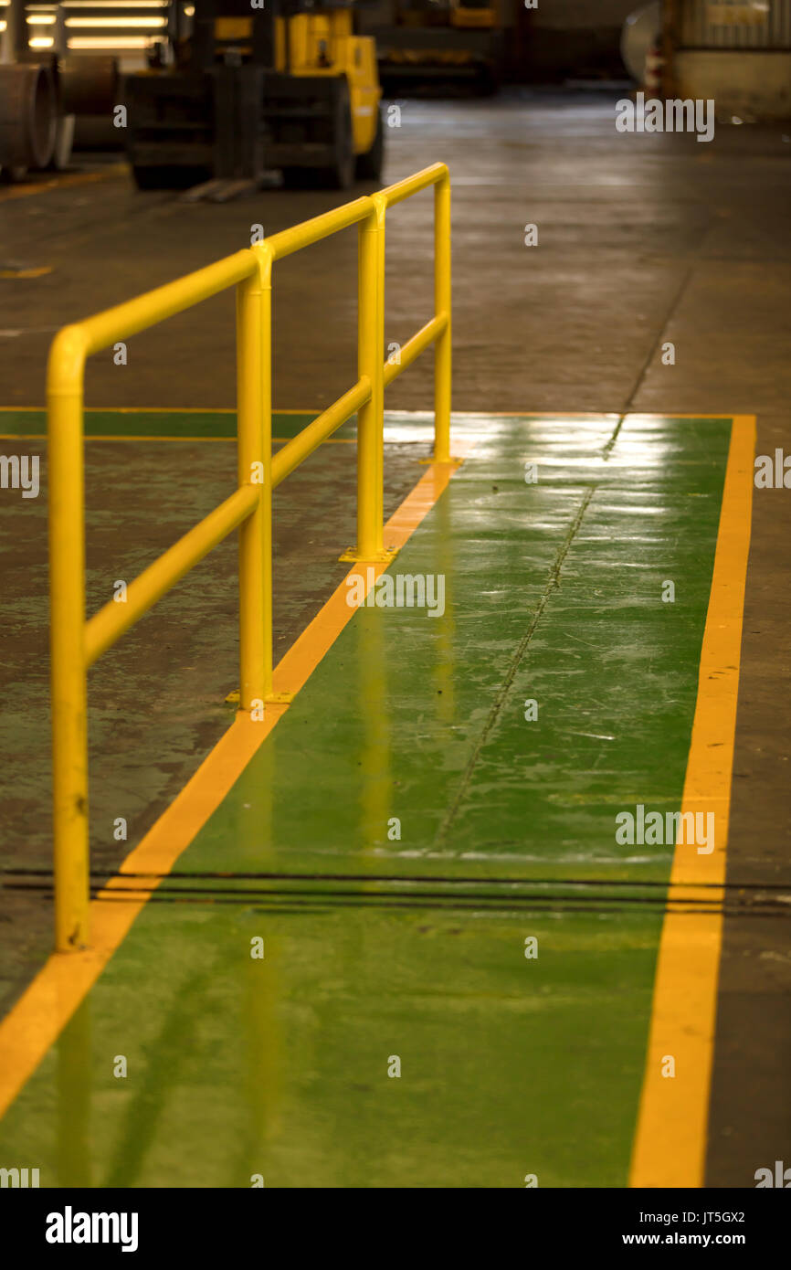 safety pathway for pedestrians in the heavy shopfloor industry Stock ...