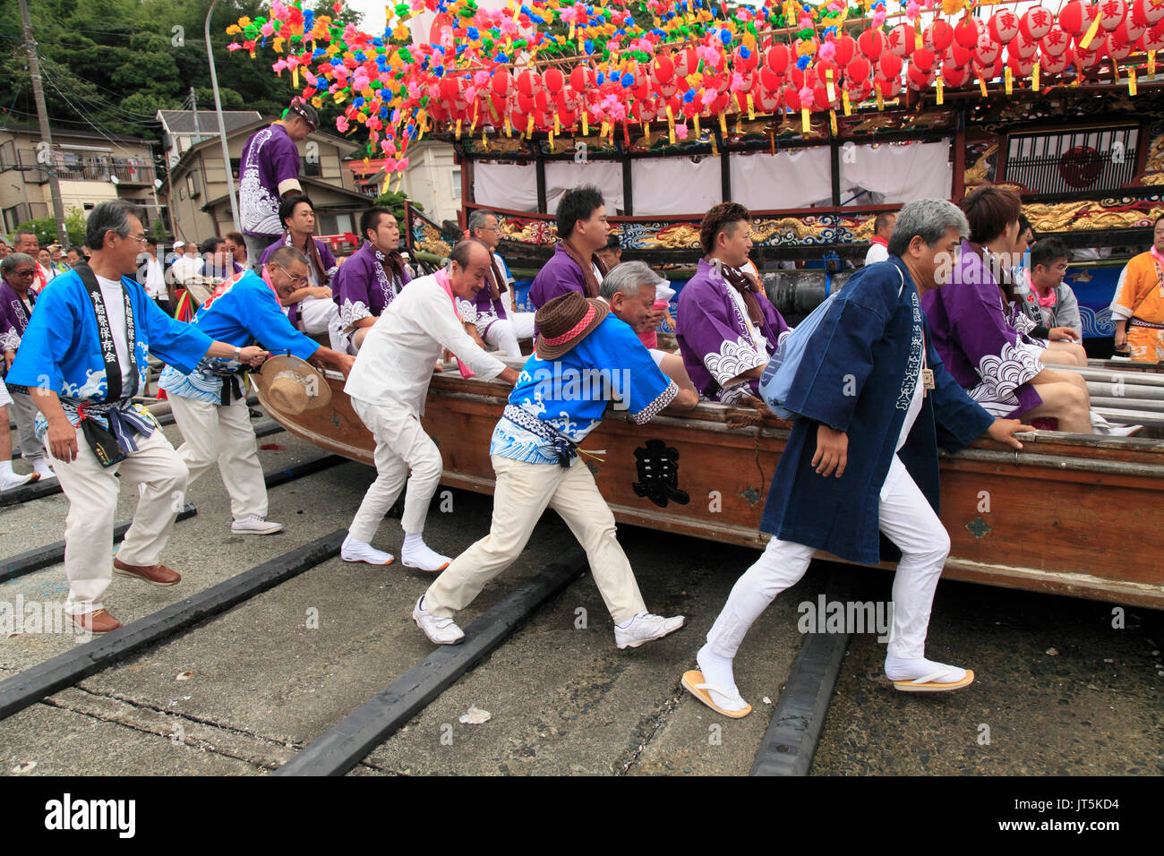 Japan, Manazuru, Kibune Matsuri, festival, launching a boat, people ...